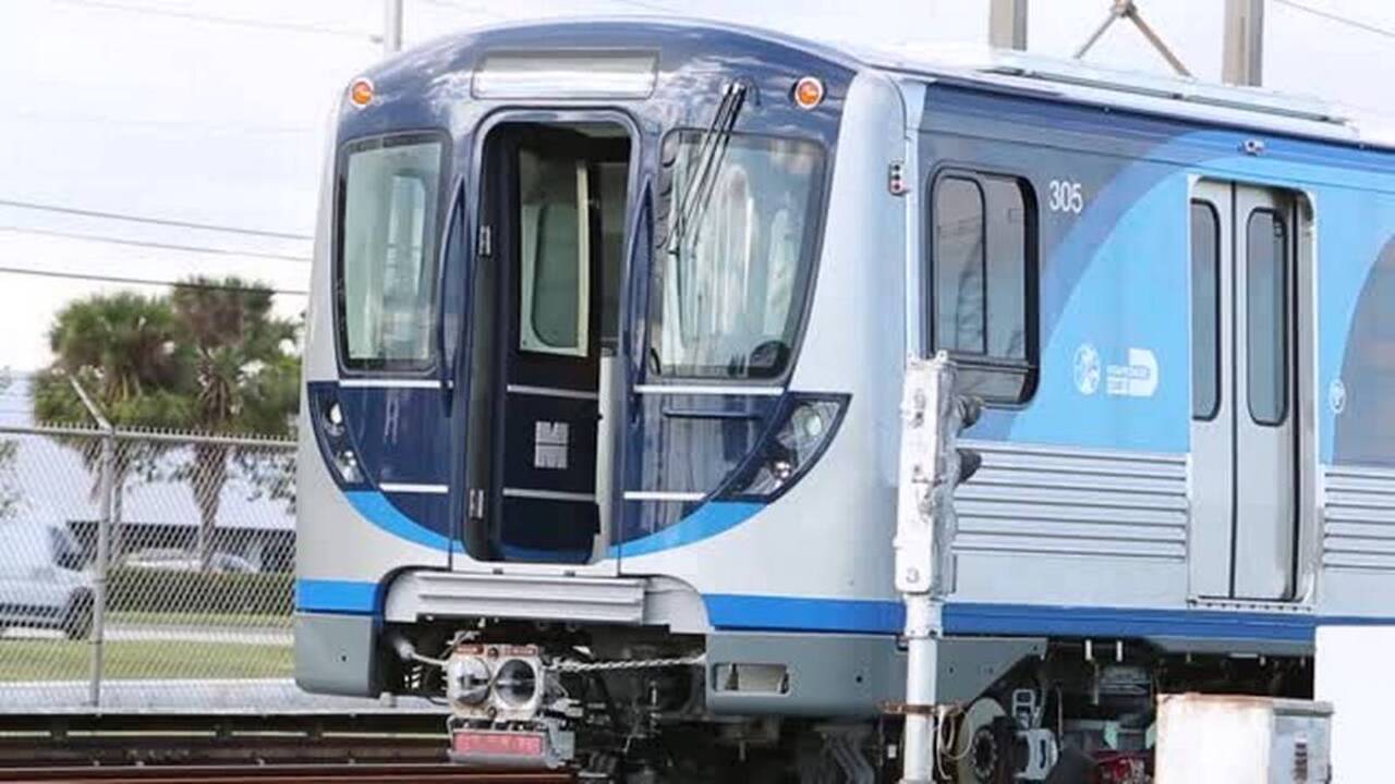 Metrorail rolling out first of 136 new rail cars by month's end | Miami ...