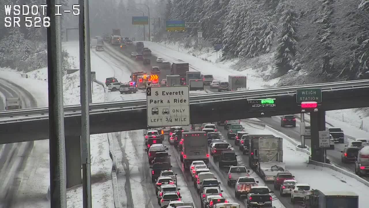 Snow causes chaos on Northwest roads | Bellingham Herald