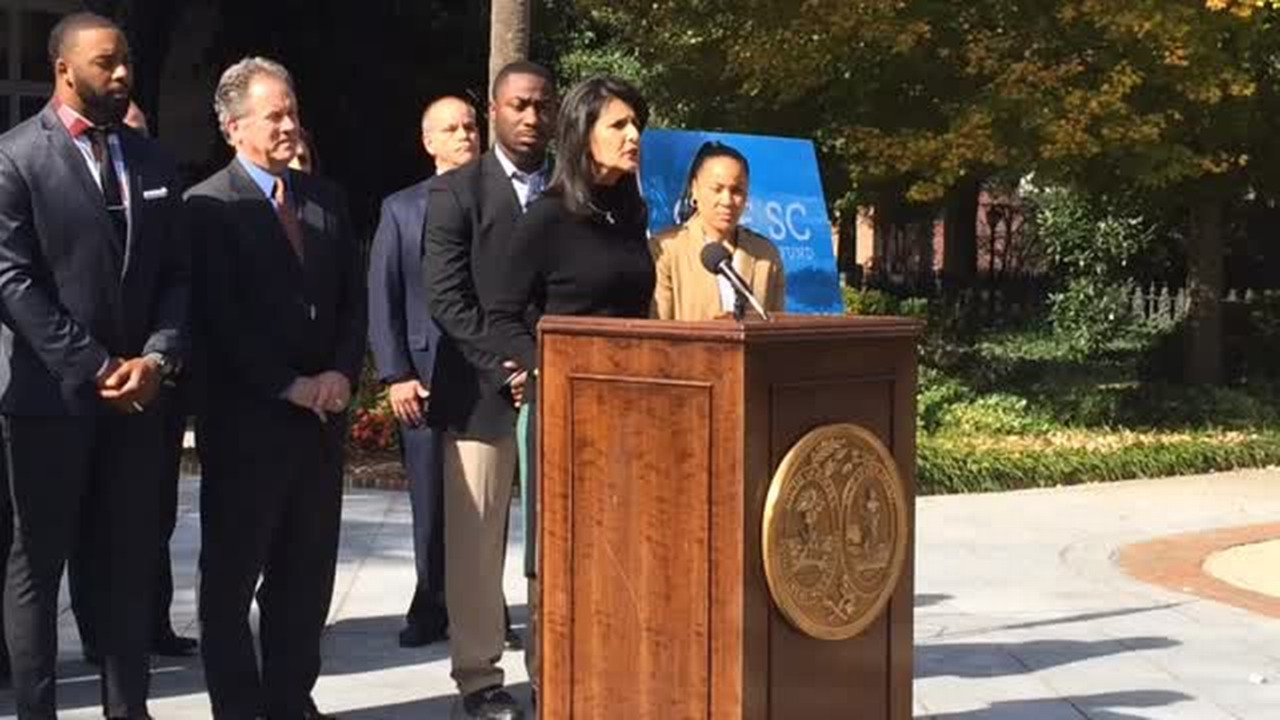 Marcus Lattimore, Tajh Boyd join Gov. Haley's flood relief efforts ...