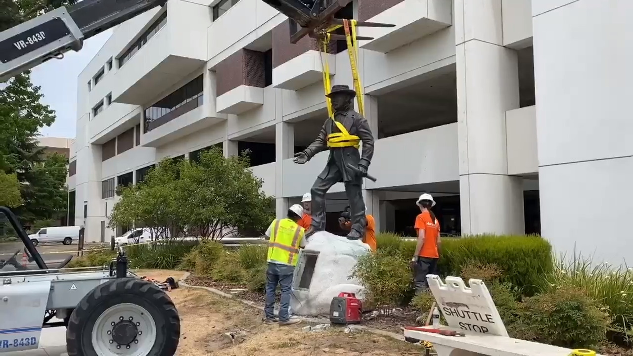Workers remove statue of John Sutter in Sacramento CA | Sacramento Bee