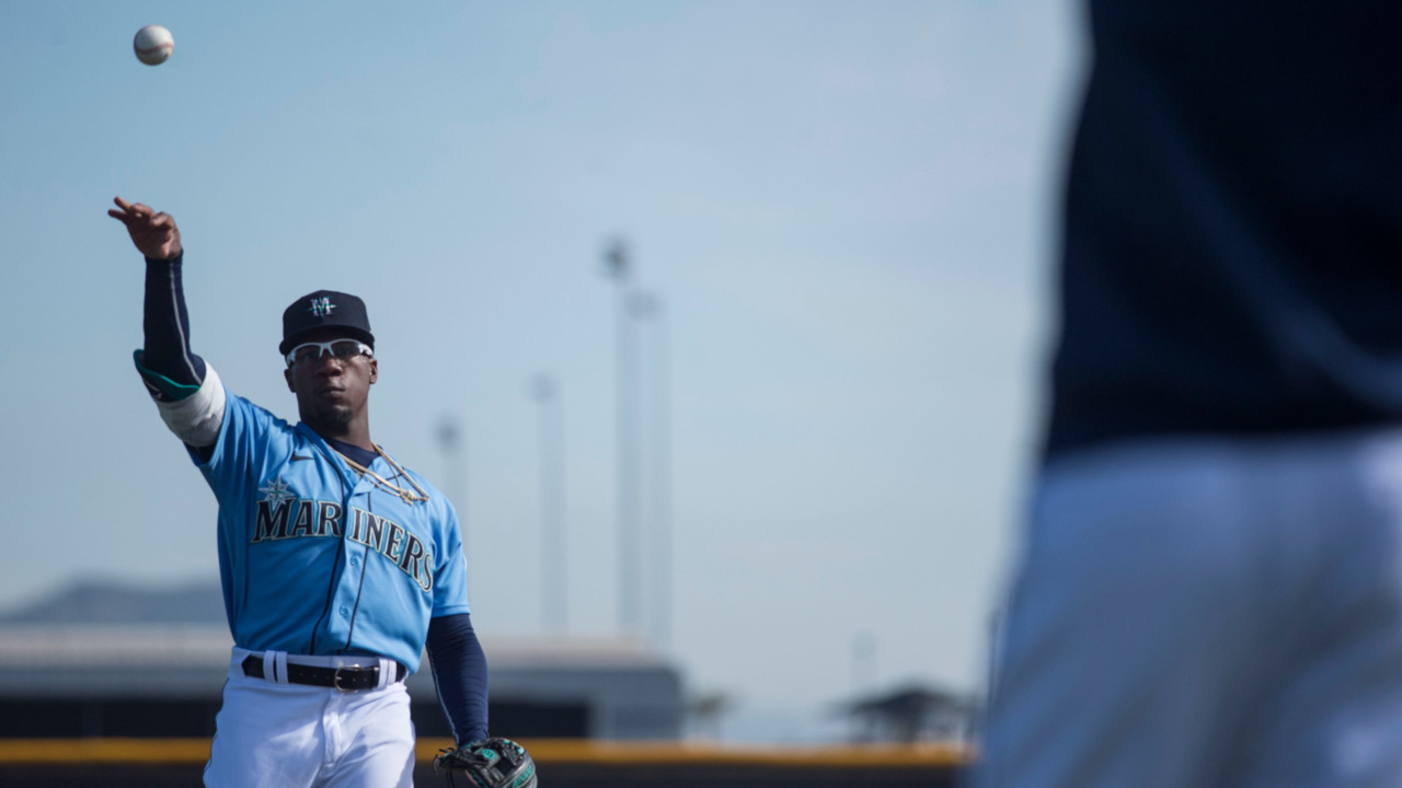 Mariners' Shed Long Jr. says young players in camp will be 'hungry to ...
