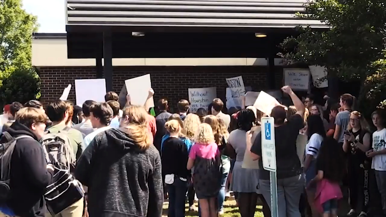 Palmetto High School students protest resignation of SC teacher after ...