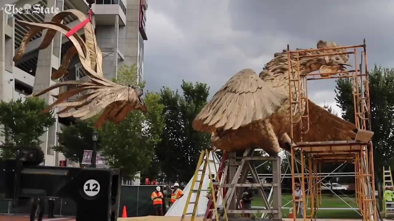 Watch Gamecock Statue being built at Williams-Brice Stadium | The State