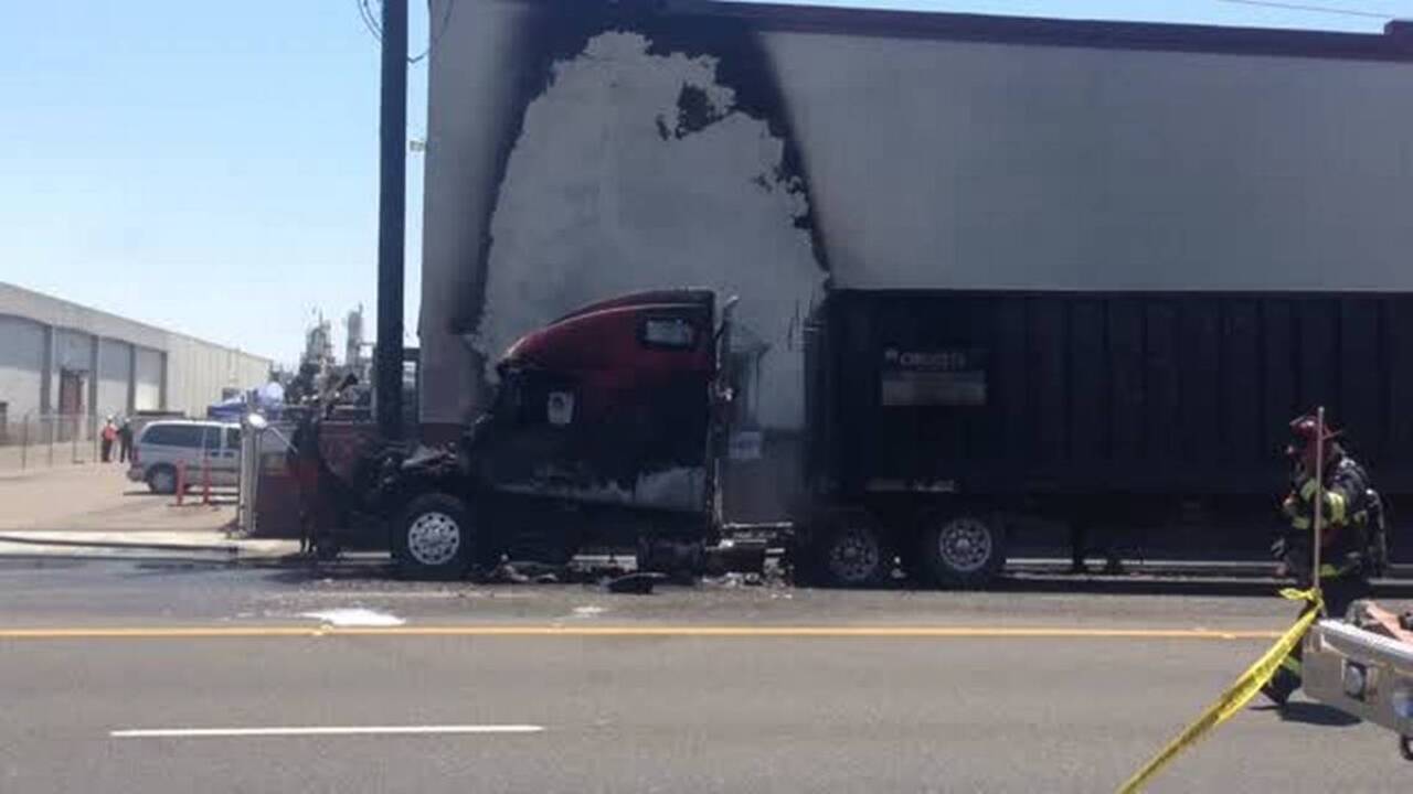 Truck Fire Spreads To Building In Downtown Modesto | Modesto Bee
