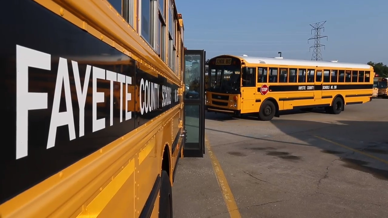 Fayette County school buses hit the road | San Luis Obispo Tribune