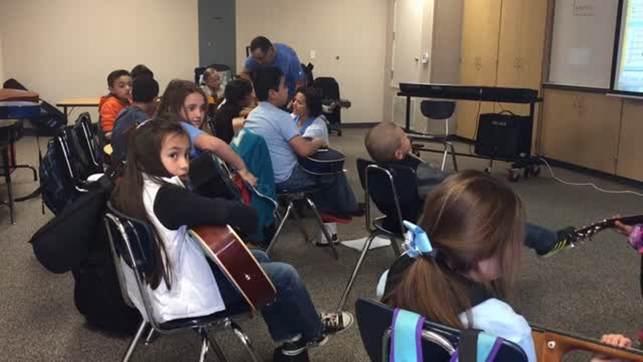 Ceres Kids Playing Guitars After School | Modesto Bee
