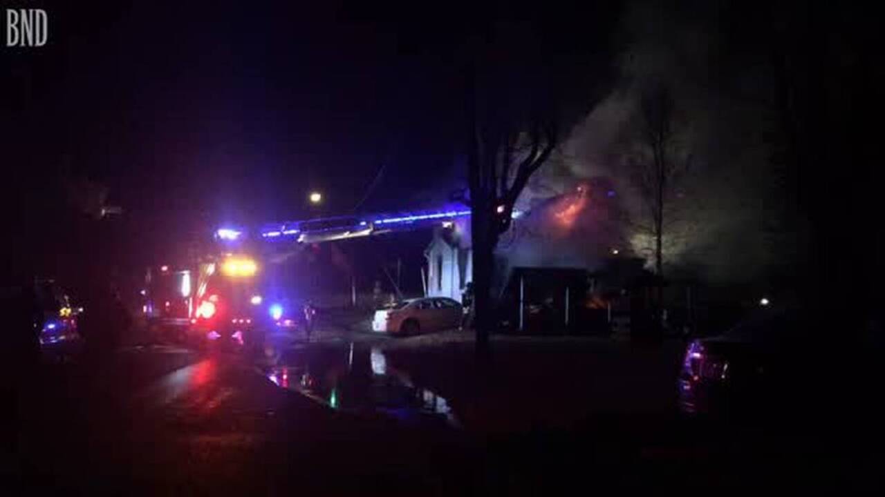 Video: Firefighters battle home house fire in Collinsville IL | The ...