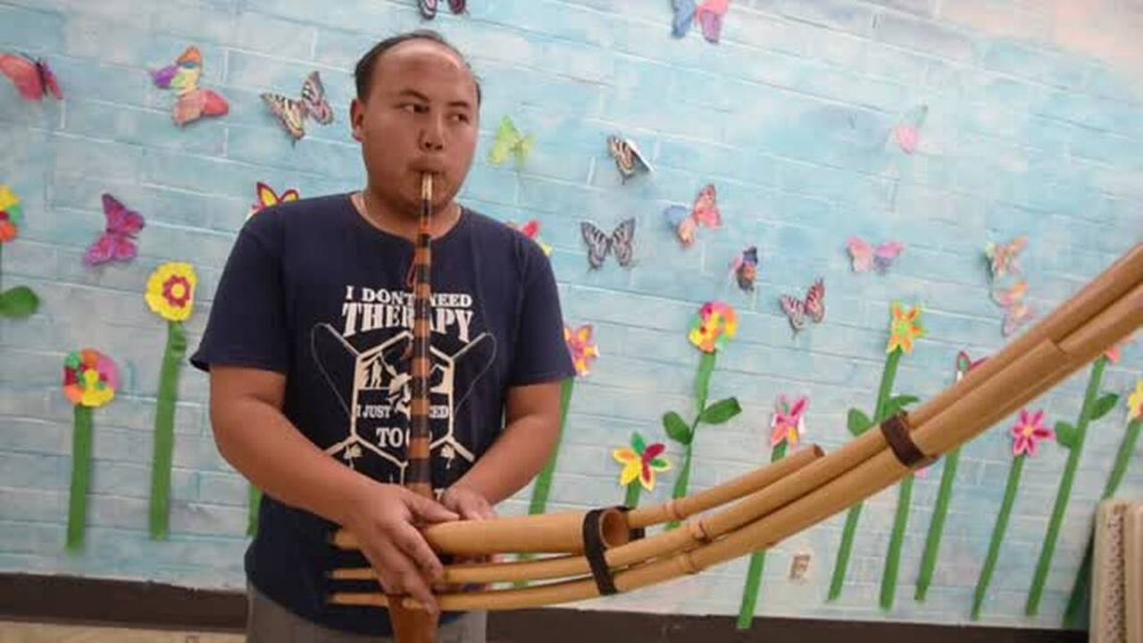 Hmong youth learn art of the qeej from a master | Fresno Bee