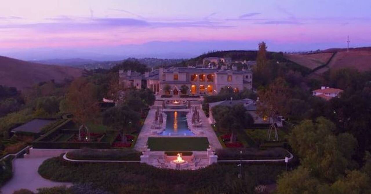 Billionaire Thomas Tull lists a small village in Thousand Oaks for $85 ...