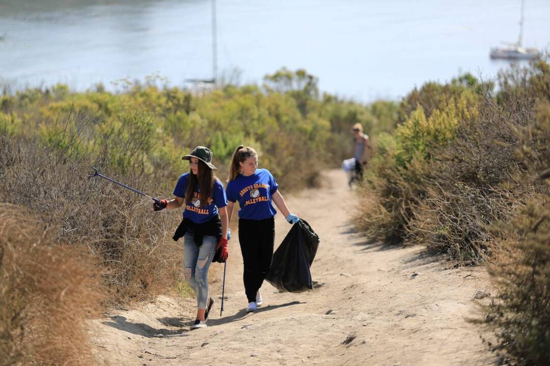 Volunteers collect over 6,400 pounds of trash in SLO County on Coastal ...