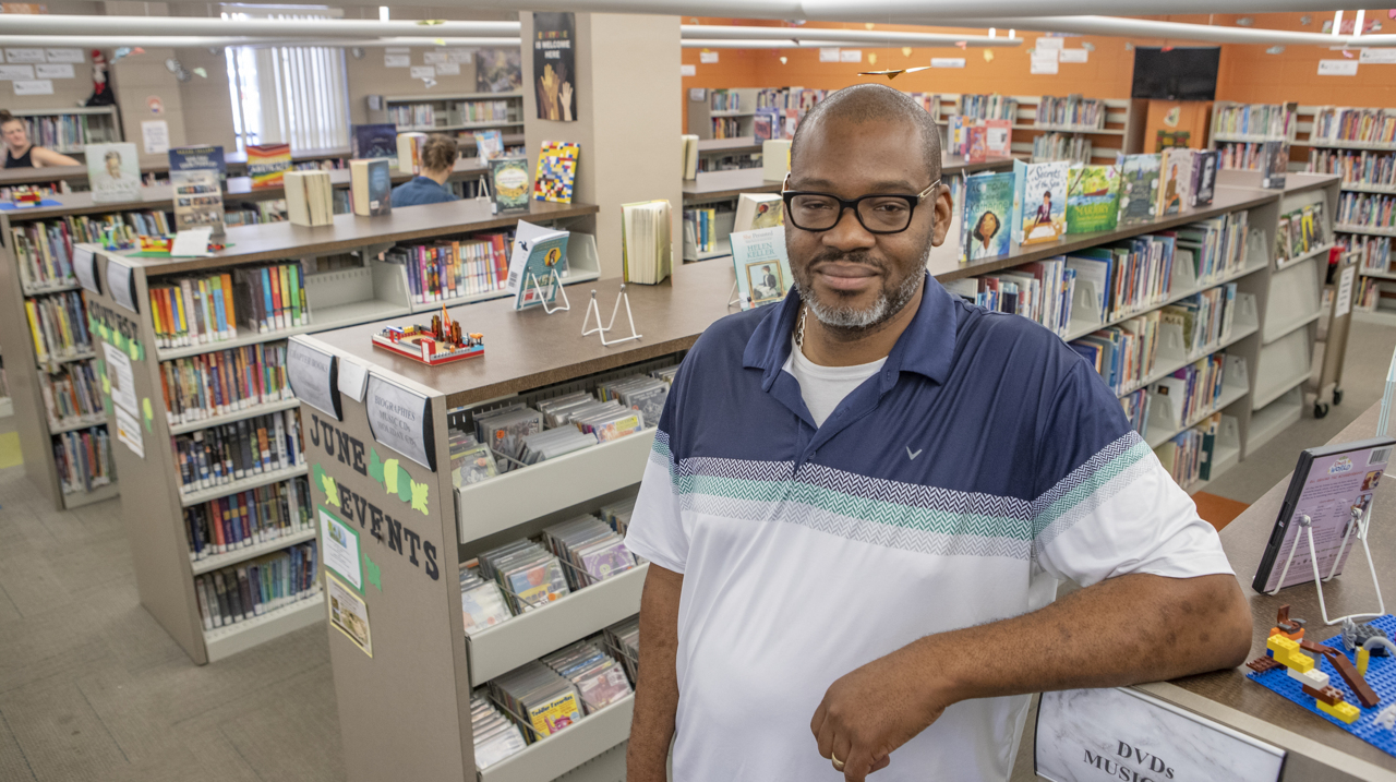 How does your library handle book challenges? | Belleville News-Democrat