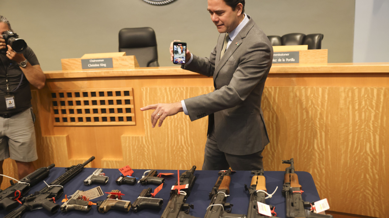 Miami to donate guns to Ukraine police force outside Kyiv | Miami Herald