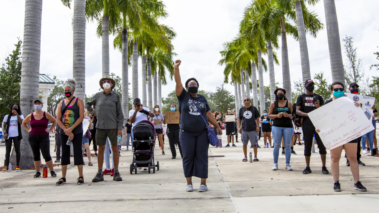 Hundreds gather in favor of police reform in Homestead | Miami Herald