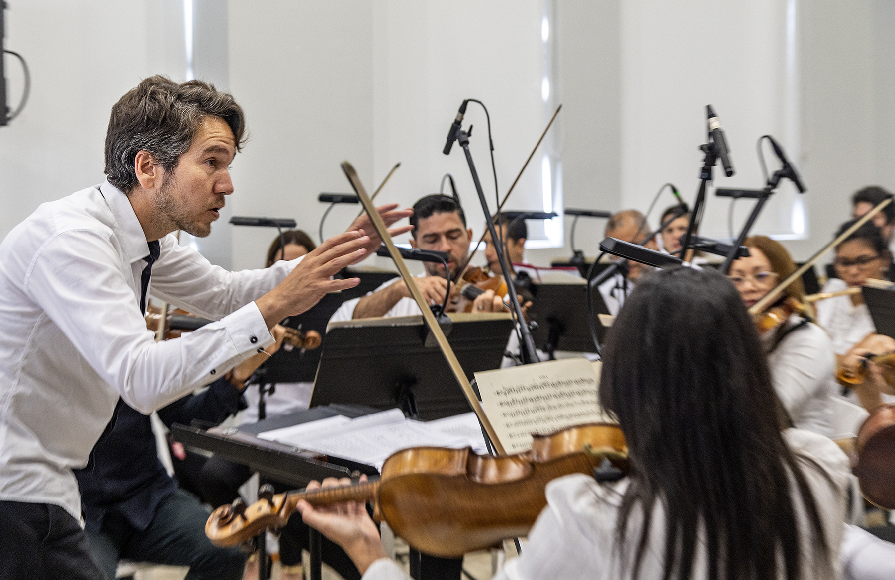 Miami International Symphony Orchestra performs 'Music to Heal, Music ...
