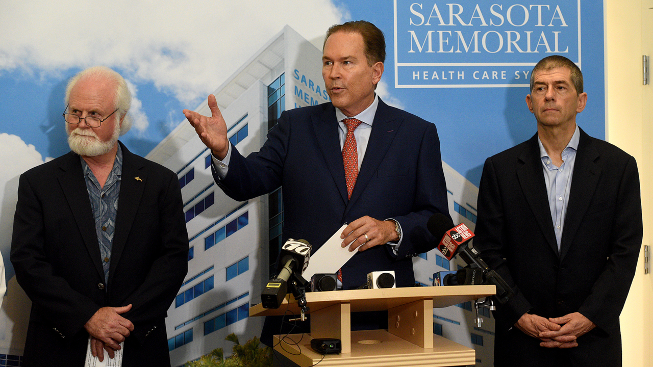 Congressman Buchanan holds presser with medical experts on red tide ...