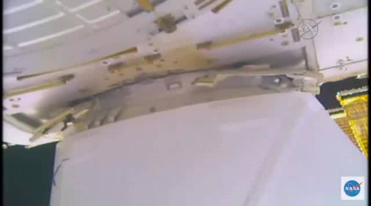 SpaceX helps ISS astronauts safely dispose of space garbage junk ...