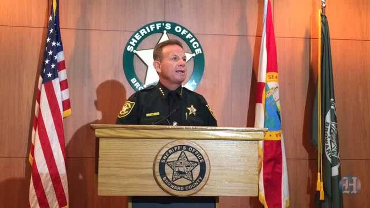 Manhunt continues for escaped murder suspect, Broward sheriff says ...