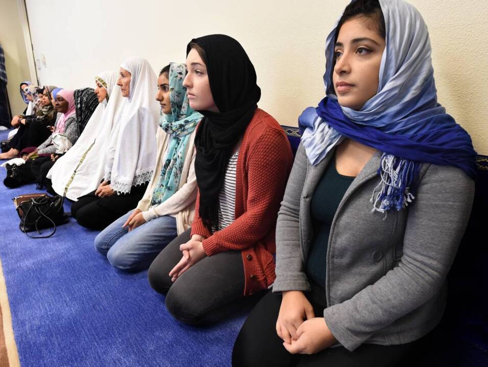 Fresno mosque opens its doors to new friends | Belleville News-Democrat