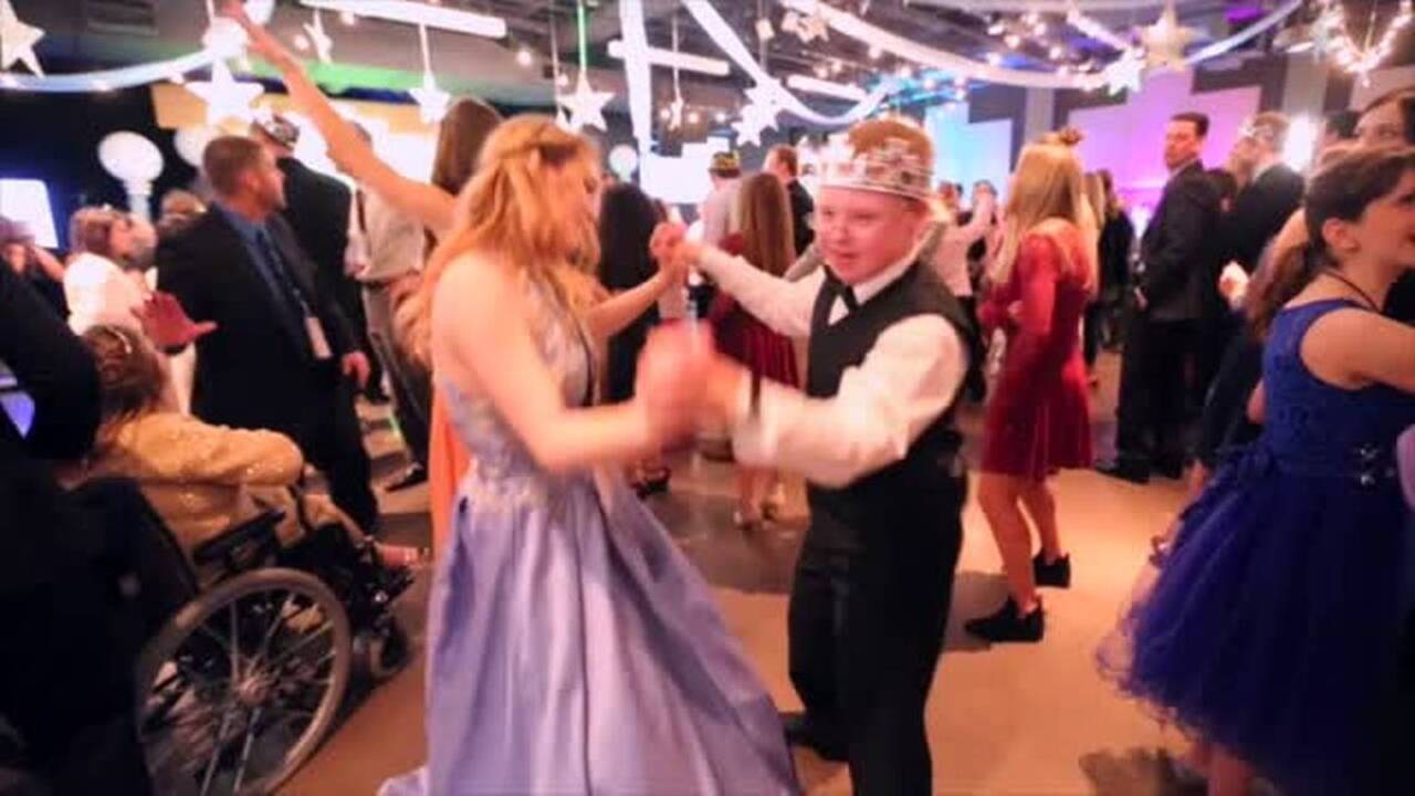 Texas church hosts special needs prom night in Colleyville | Macon ...