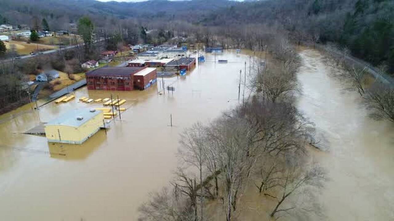 Southeastern Kentucky experiecing flooding because of high rains ...