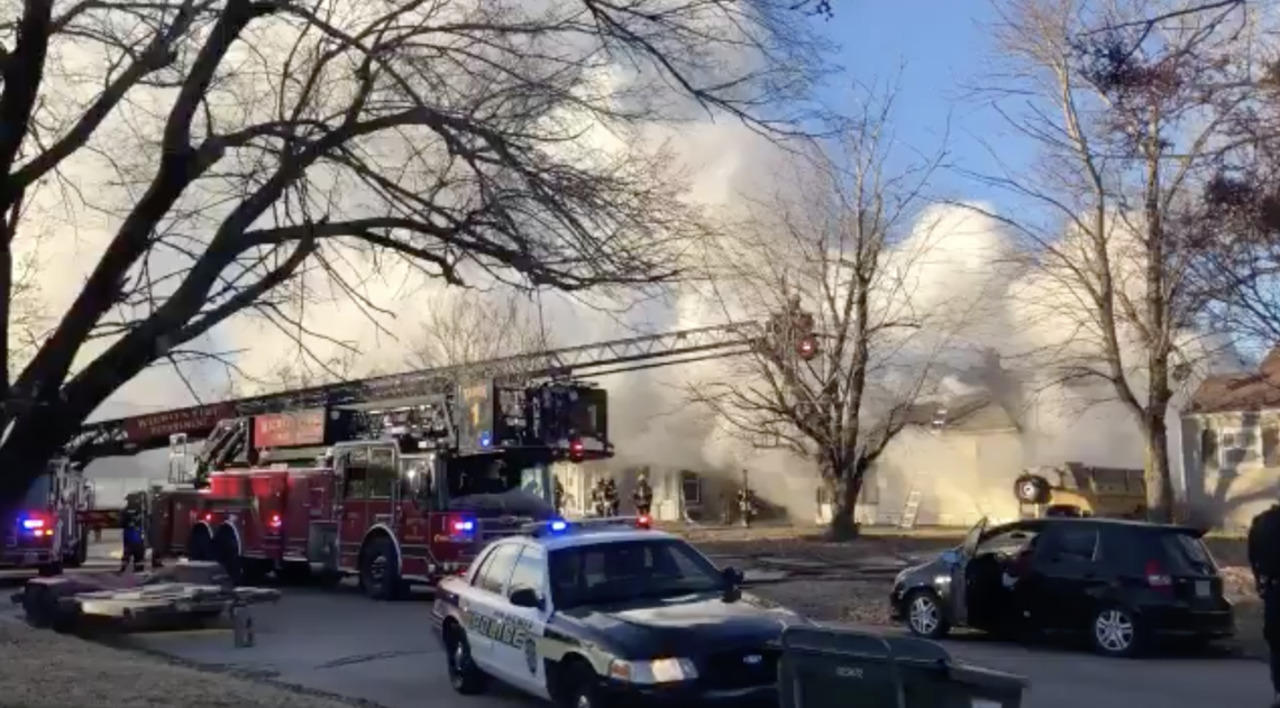 Fire crews respond to house fire west of downtown | Kansas City Star
